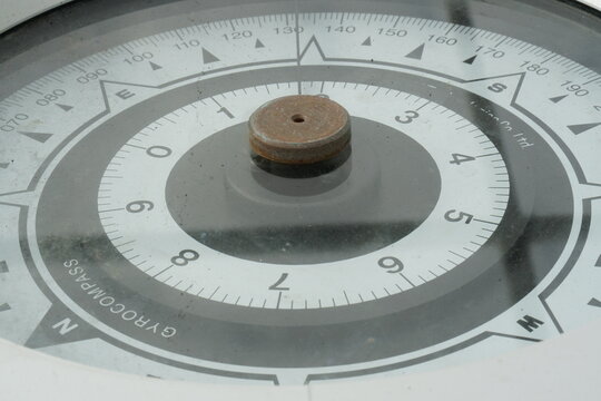 รูปภาพGiroscope – เลือกดูภาพถ่ายสต็อก เวกเตอร์ และวิดีโอ6,519 | Adobe Stock