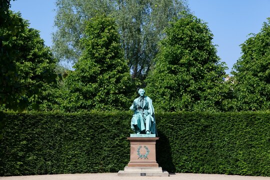 "Hans Christian Andersen" Images – Browse 2,324 Stock Photos, Vectors ...