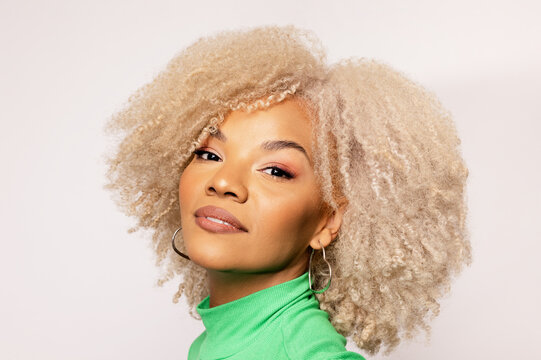 Blondine Bilder – Durchsuchen 5,256,205 Archivfotos, Vektorgrafiken und ...