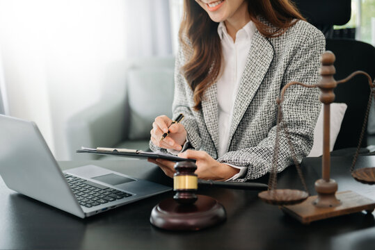 Judge Computer Images – Browse 66,091 Stock Photos, Vectors, and Video ...