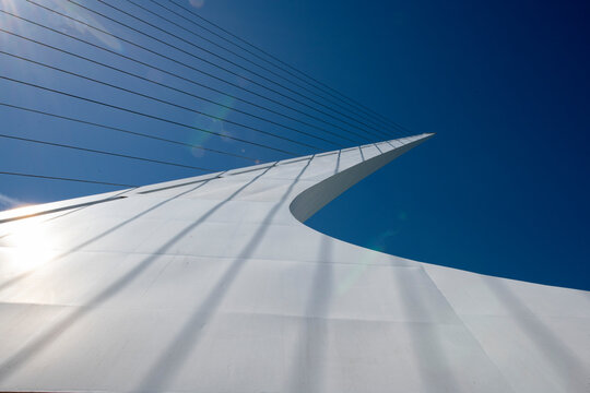 Sundial Bridge Construction