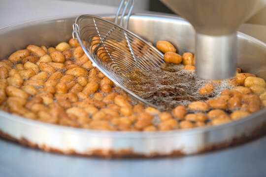 รูปภาพDeep-Fried – เลือกดูภาพถ่ายสต็อก เวกเตอร์ และวิดีโอ2,878,820 ...