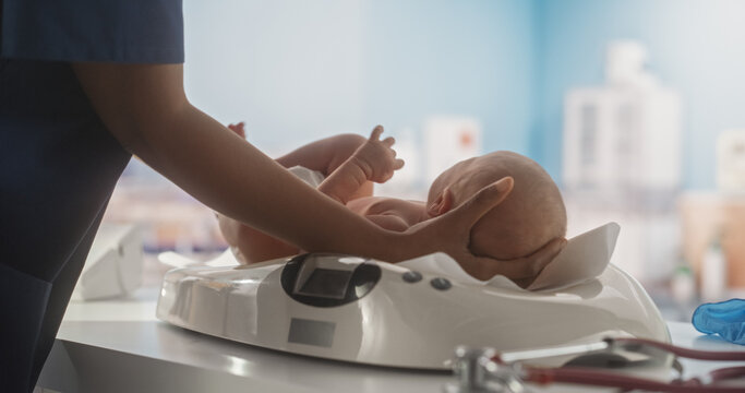 Infant On Scale Images – Browse 26,260 Stock Photos, Vectors, and Video ...