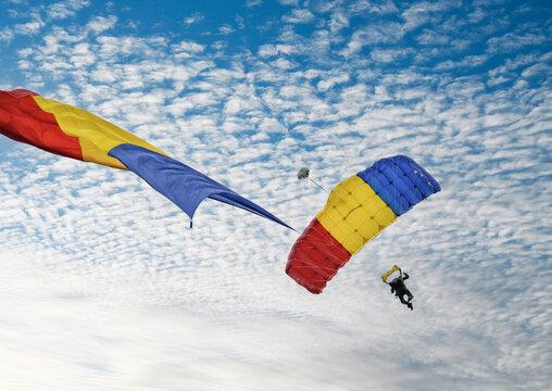 "Parachute Jump" Bilder – Durchsuchen 1,498 Archivfotos, Vektorgrafiken ...