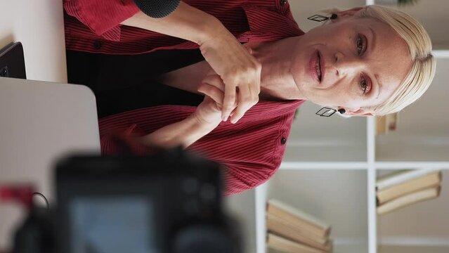 Business Interview Vertical Images – Browse 1,365 Stock Photos, Vectors ...