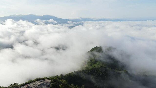 Imagens de "Sea Of Mist" – Explore Fotografias do Stock, Vetores e ...