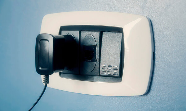 Afbeeldingen over "Power Cord" – Blader in stockfoto's, vectoren en ...