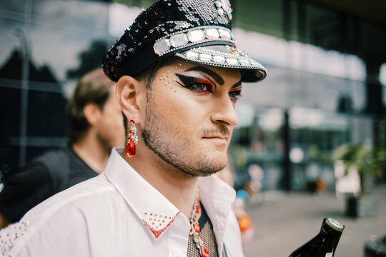 Bling-Bling Bilder – Durchsuchen 61,402 Archivfotos, Vektorgrafiken und ...
