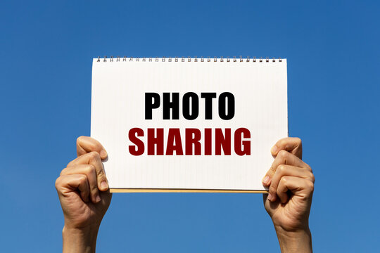"Photo Sharing" Bilder – Durchsuchen 1,062 Archivfotos, Vektorgrafiken ...