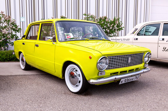 Zhiguli-Bilder: Stock-Fotos & -Videos. | Adobe Stock