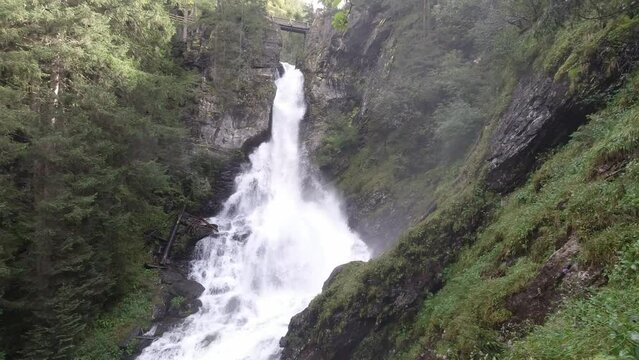 Wasserfall Video Footage – Browse 4,530 HD Stock Video and Footage ...