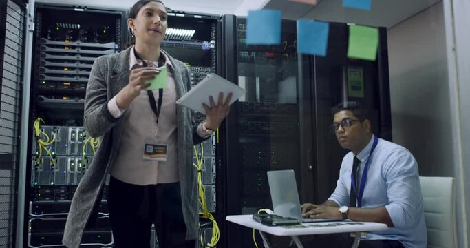 Data Center Employee Images – Browse 9,274 Stock Photos, Vectors, and ...