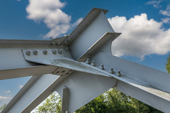 Gusset Support Bridge