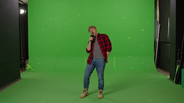 Green Screen Singing Images – Browse 3,687 Stock Photos, Vectors, and ...