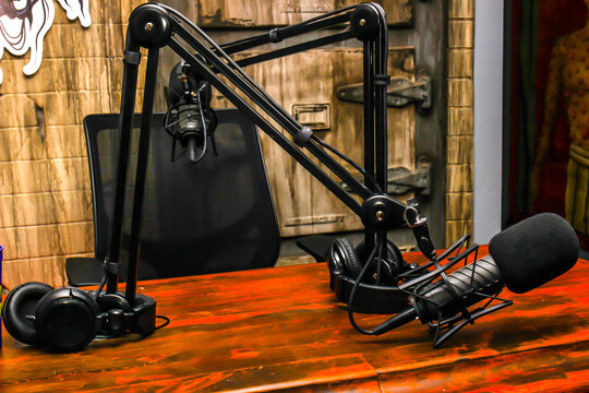 Studio Microphone Stand