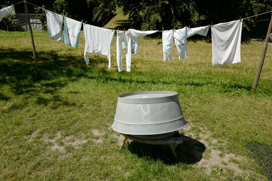 "Laundry Line" Images – Browse 678 Stock Photos, Vectors, and Video ...