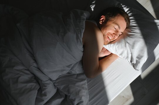 "Short Sleep" Immagini - Sfoglia 321,553 foto, vettoriali e video Stock ...