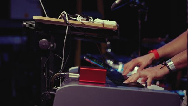 "Keyboard Player" Images – Parcourir 3,368 le catalogue de photos ...