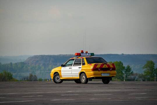 "Follow Me Car" Images – Browse 40 Stock Photos, Vectors, and Video ...