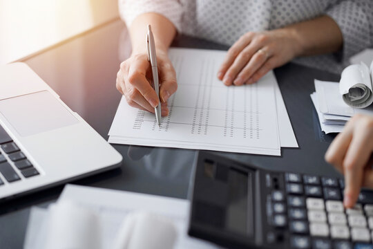 Accountant Images – Browse 902,271 Stock Photos, Vectors, and Video ...