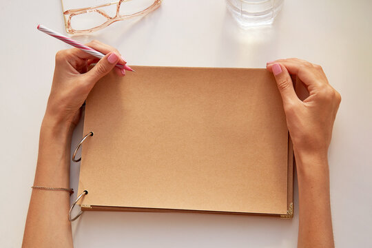 "International Left Hander Day" Images – Browse 1,779 Stock Photos ...