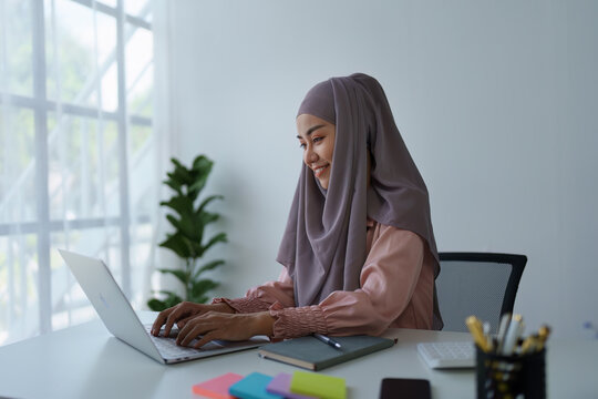 Bank Account Muslim Images – Browse 1,569 Stock Photos, Vectors, and ...