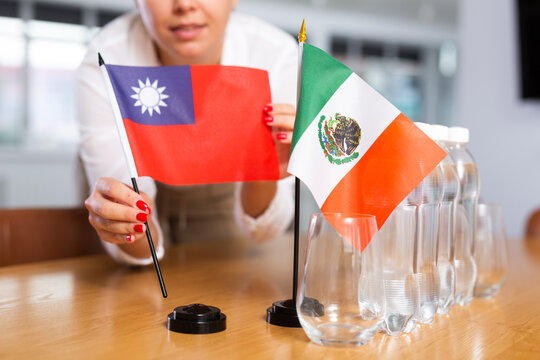 Taiwanian Bilder – Durchsuchen 33 Archivfotos, Vektorgrafiken und ...