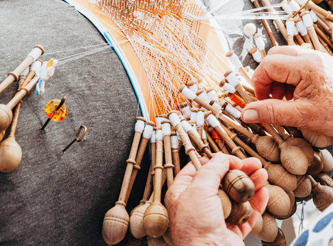 Lacemaker Bilder – Durchsuchen 167 Archivfotos, Vektorgrafiken und ...