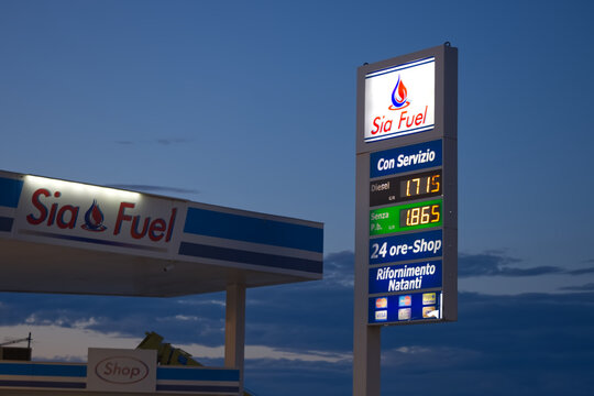 Service Station Logo Images – Browse 39,952 Stock Photos, Vectors, and ...