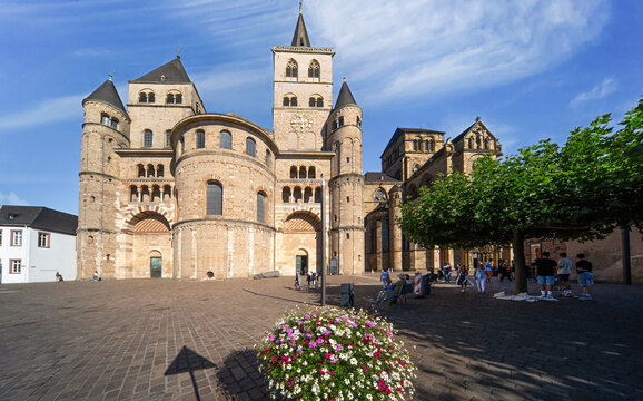 Domfreihof Images – Browse 50 Stock Photos, Vectors, and Video | Adobe ...