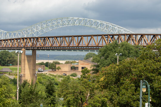 Memphis Tennessee Bridge Images – Browse 2,147 Stock Photos, Vectors ...