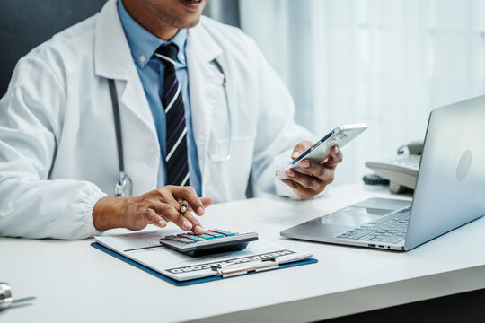 「Doctor Cost」の写真素材 | 41,858件の無料イラスト画像 | Adobe Stock