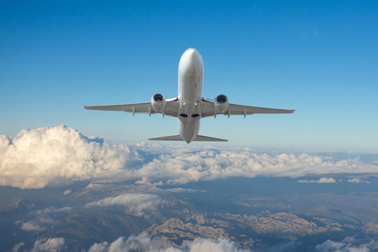 「Plane Cruising」の写真素材 | 47,391件の無料イラスト画像 | Adobe Stock