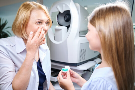 "Dispensing Optician" Images – Browse 95,687 Stock Photos, Vectors, and ...