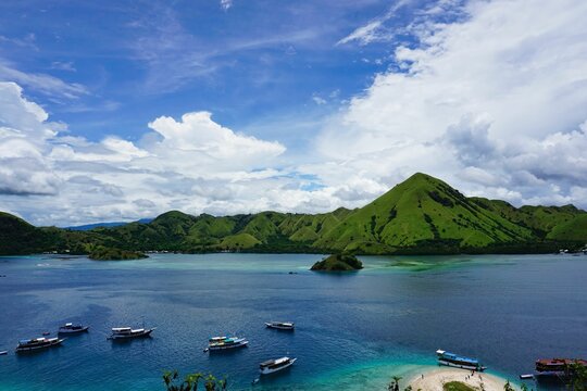 Lesser Sunda Islands"」の写真素材 | 2,899件の無料イラスト画像 | Adobe Stock