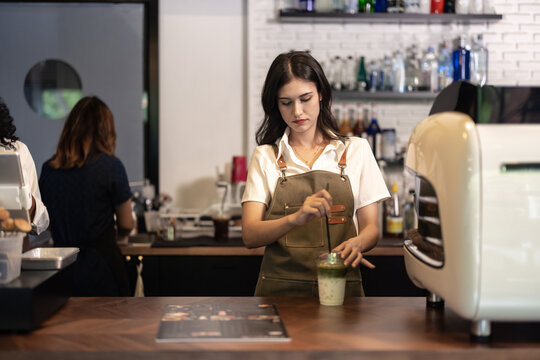 Skitching Bilder – Durchsuchen 19,270 Archivfotos, Vektorgrafiken und ...