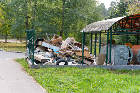 Garbage Collection Point Images – Browse 1,236 Stock Photos, Vectors ...