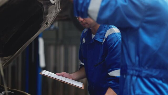 Automotive Service Advisor Images – Browse 13,394 Stock Photos, Vectors ...