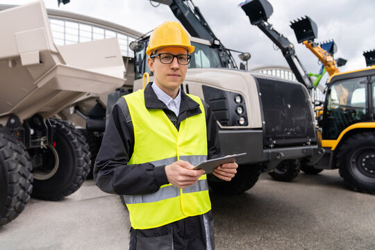 Mining With Tablet Images – Browse 12,660 Stock Photos, Vectors, and ...