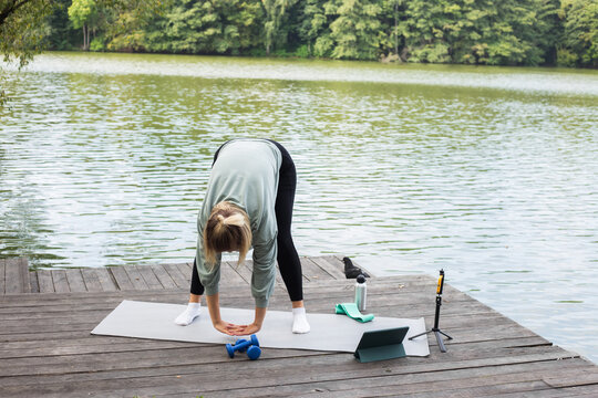 Workout With Tripod Images – Browse 2,898 Stock Photos, Vectors, and ...