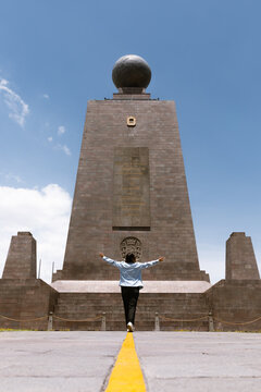 "Mitad Del Mundo" Images – Browse 722 Stock Photos, Vectors, and Video ...