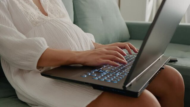Pregnant Computer Images – Browse 28,530 Stock Photos, Vectors, and ...
