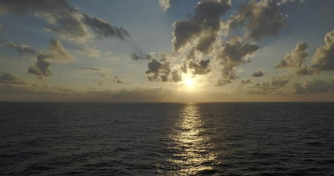 "Open Seas" Bilder – Durchsuchen 336 Archivfotos, Vektorgrafiken und ...