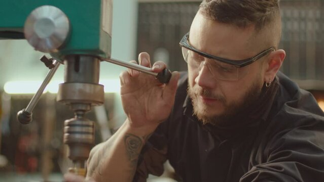 Metalsmith Imagens – Procure 66,875 fotos, vetores e vídeos | Adobe Stock