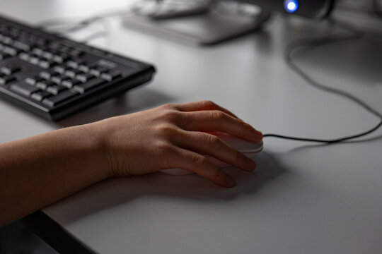 Hand On Computer Mouse Images – Browse 119,338 Stock Photos, Vectors ...