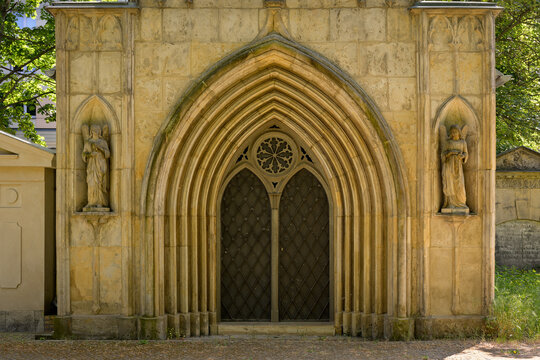 Spitzbogen Images – Browse 1,104 Stock Photos, Vectors, and Video ...