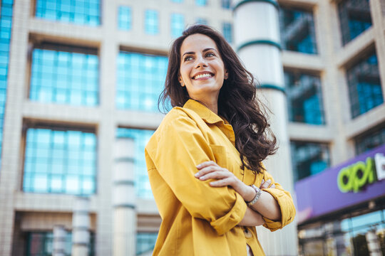"Looking Over Shoulder" Images – Browse 10,706 Stock Photos, Vectors ...