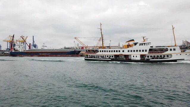 Imágenes de "River Bus": descubre bancos de fotos, ilustraciones ...