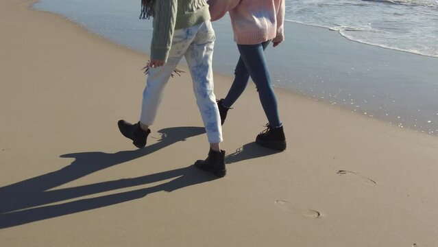 "Side Hug"-Bilder: Stock-Fotos & -Videos. | Adobe Stock