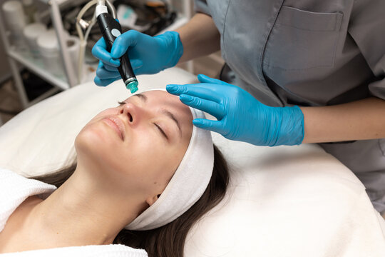 Hydrafacial Images – Browse 2,341 Stock Photos, Vectors, and Video ...